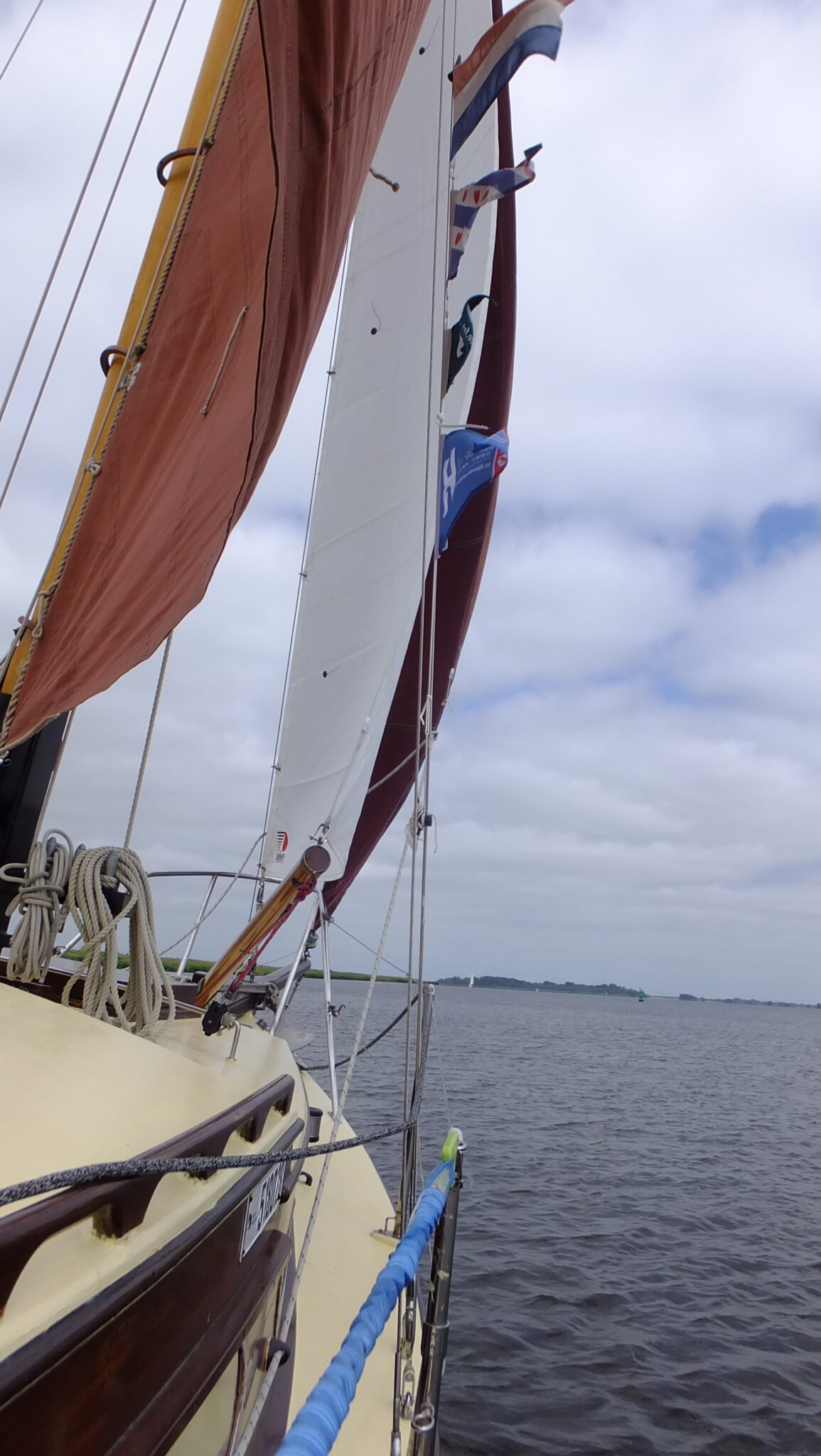 Designing a boomed staysail